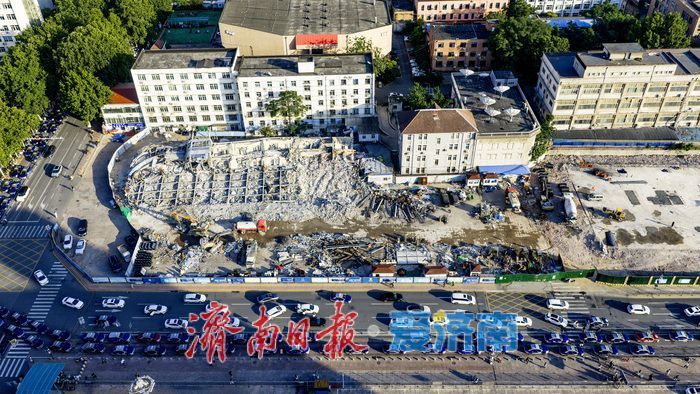 拆除收尾清理有序开展 济南站前旧楼圆满退场__凤凰网