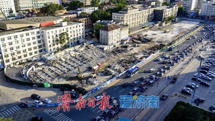 拆除收尾清理有序开展 济南站前旧楼圆满退场__凤凰网