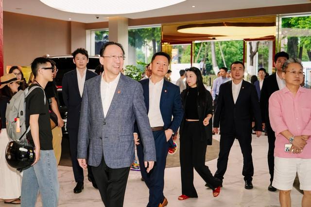 高层访谈|红旗金葵花，如何以“高定”破圈？_凤凰网汽车_凤凰网