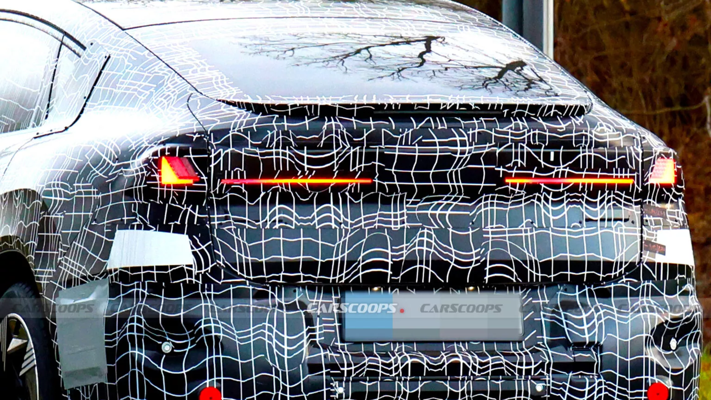 剑指特斯拉 Model Y：宝马 iX4 轿跑 SUV 路测图曝光_凤凰网科技_凤凰网