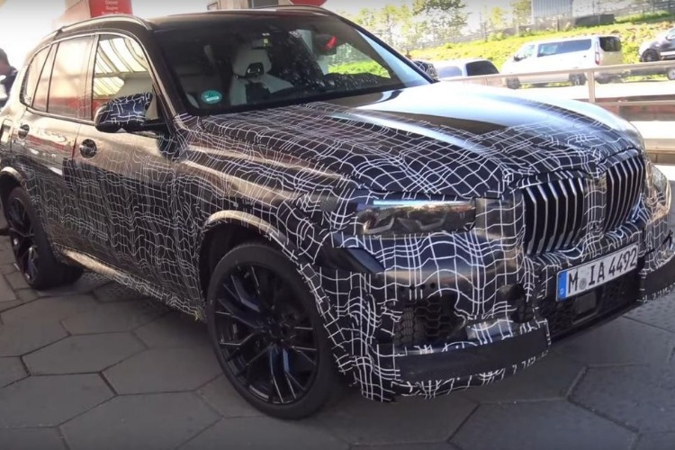 全新宝马X5 M谍照 轻量化设计/4.4T V8发动机_凤凰网