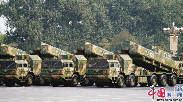 精彩不仅是装备：从大阅兵看国产重型整体式轮式越野车_凤凰网