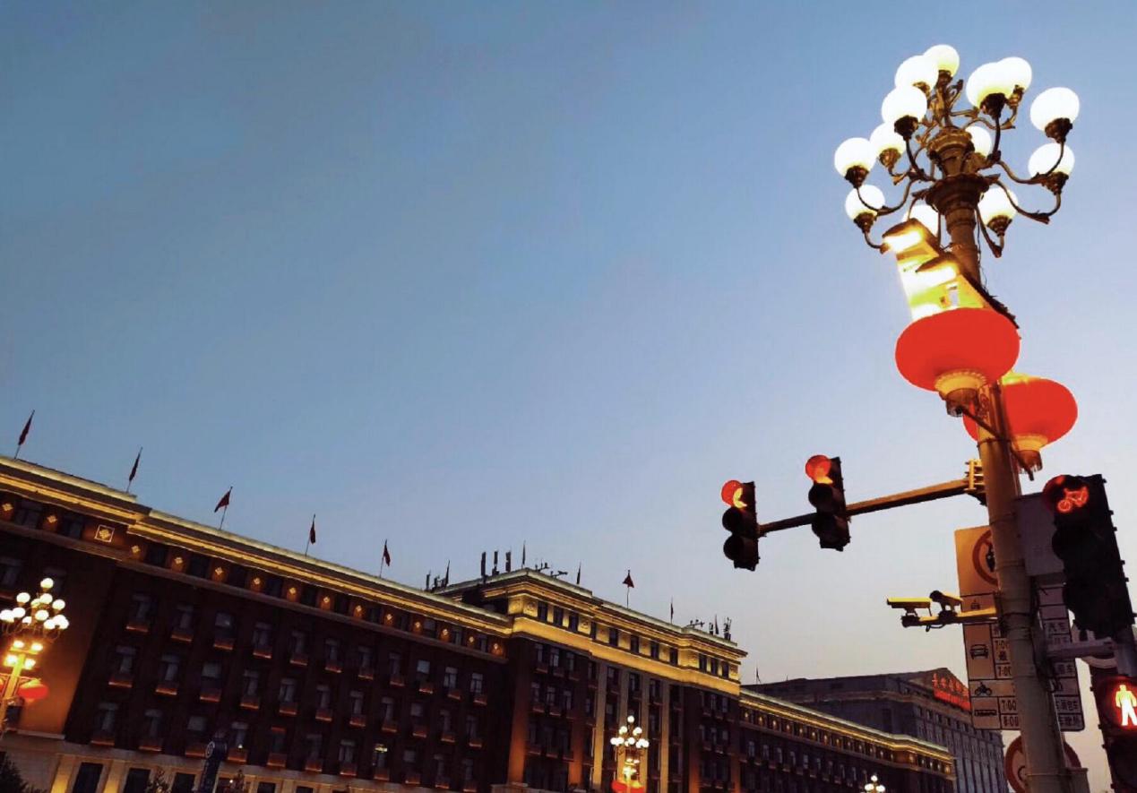 为祖国设计 天安门前110个华灯原来有这样的故事！_凤凰网