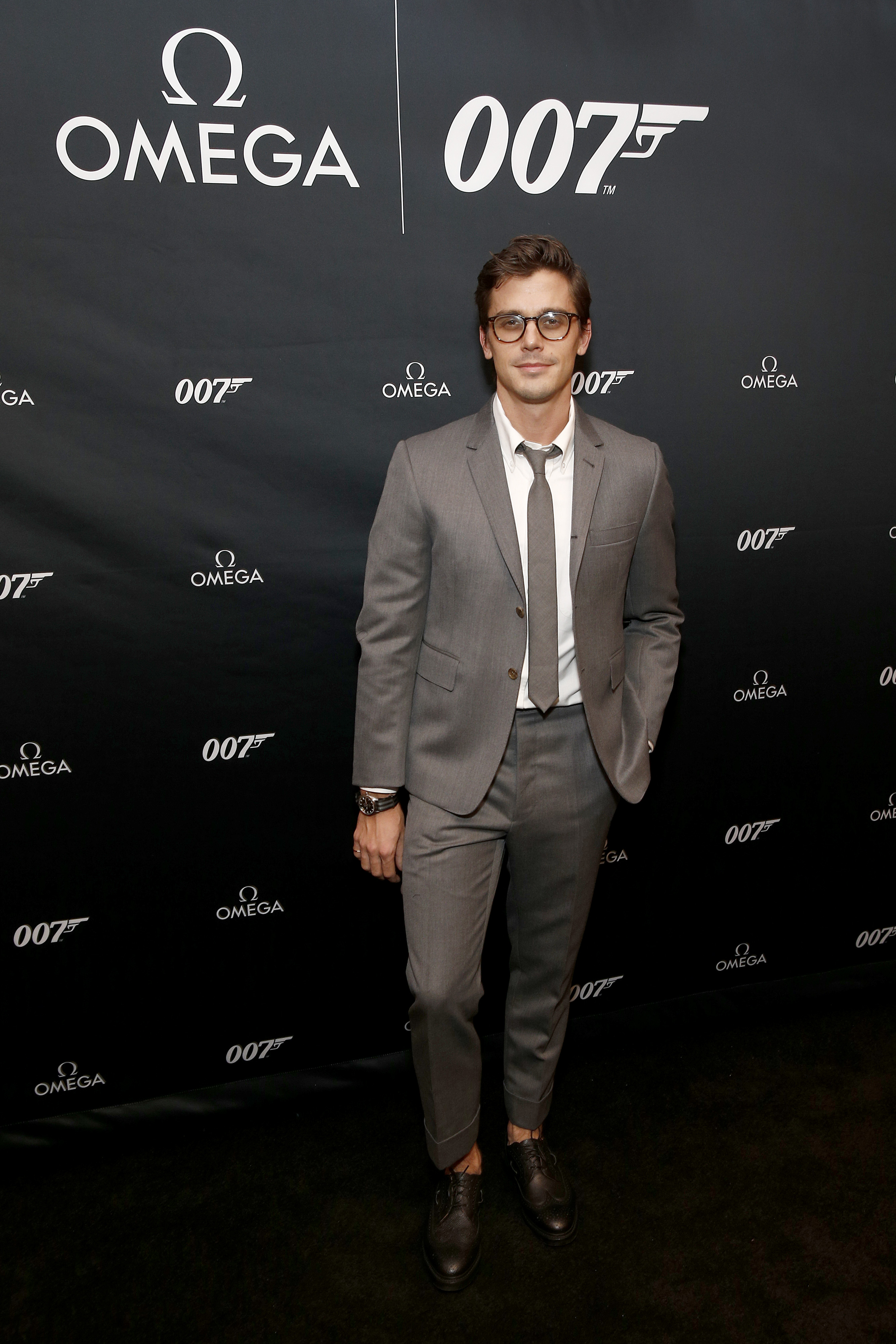 邦德之夜 星耀纽约 欧米茄全新007腕表发布活动_凤凰网