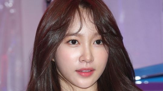 HaNi出演MBC“SF8”！张哲洙导演《白色乌鸦》的主人公_凤凰网