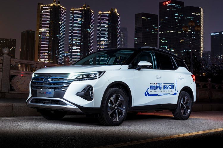 新传祺GS4 PHEV上市 补贴后售价16.38万起_凤凰网