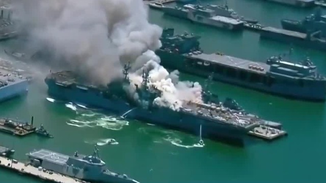 美海军一艘两栖攻击舰爆炸起火 已致21人受伤_凤凰网视频_凤凰网