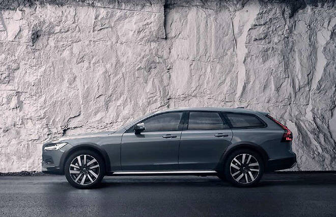 2021款沃尔沃V90 CC上市，售价44.79万元起_凤凰网汽车_凤凰网