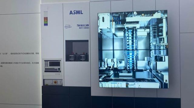 无需美国许可！ASML给中国开绿灯 展示7nm光刻机_凤凰网
