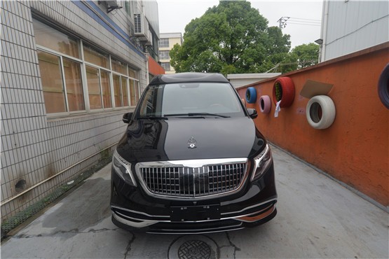 21奔驰威霆v260l高顶隔断 这车真挺好_凤凰网汽车_凤凰网