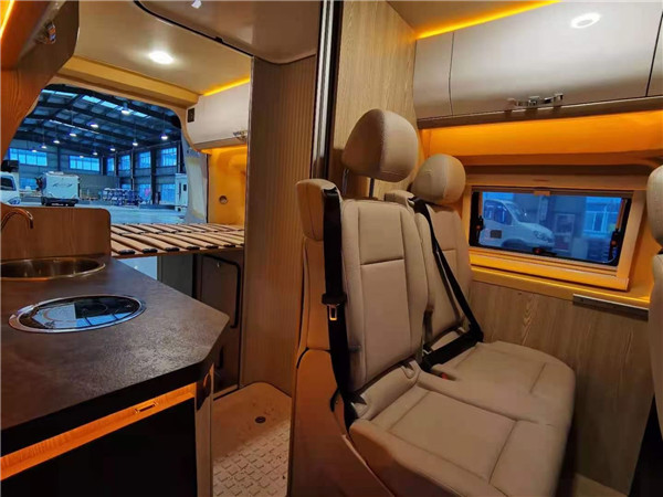 铂驰福特新全顺V362B型房车年末发布_凤凰网汽车_凤凰网