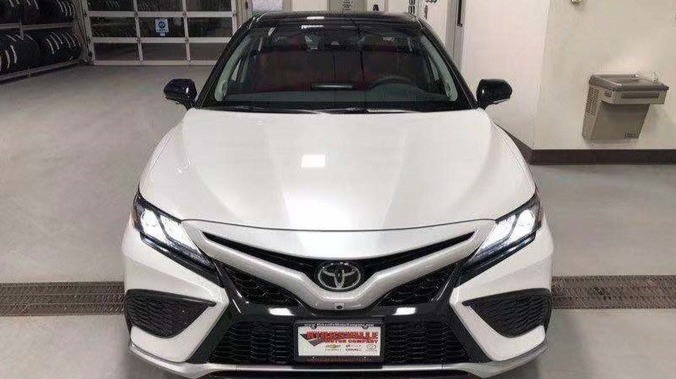 丰田凯美瑞运动版实拍！搭3.5L+8AT，配熏黑套件更运动