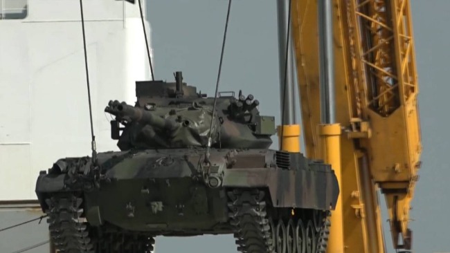 8辆M41D轻型坦克进驻金门烈屿 台陆军：强化打击与夜战能力_凤凰网视频_凤凰网