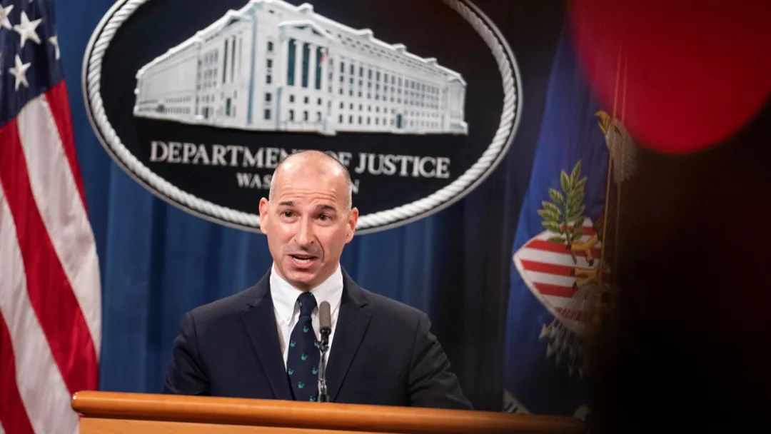 美国会暴乱疑点重重，FBI撒谎让警察局长背锅，背后还有更大的阴谋？_凤凰网