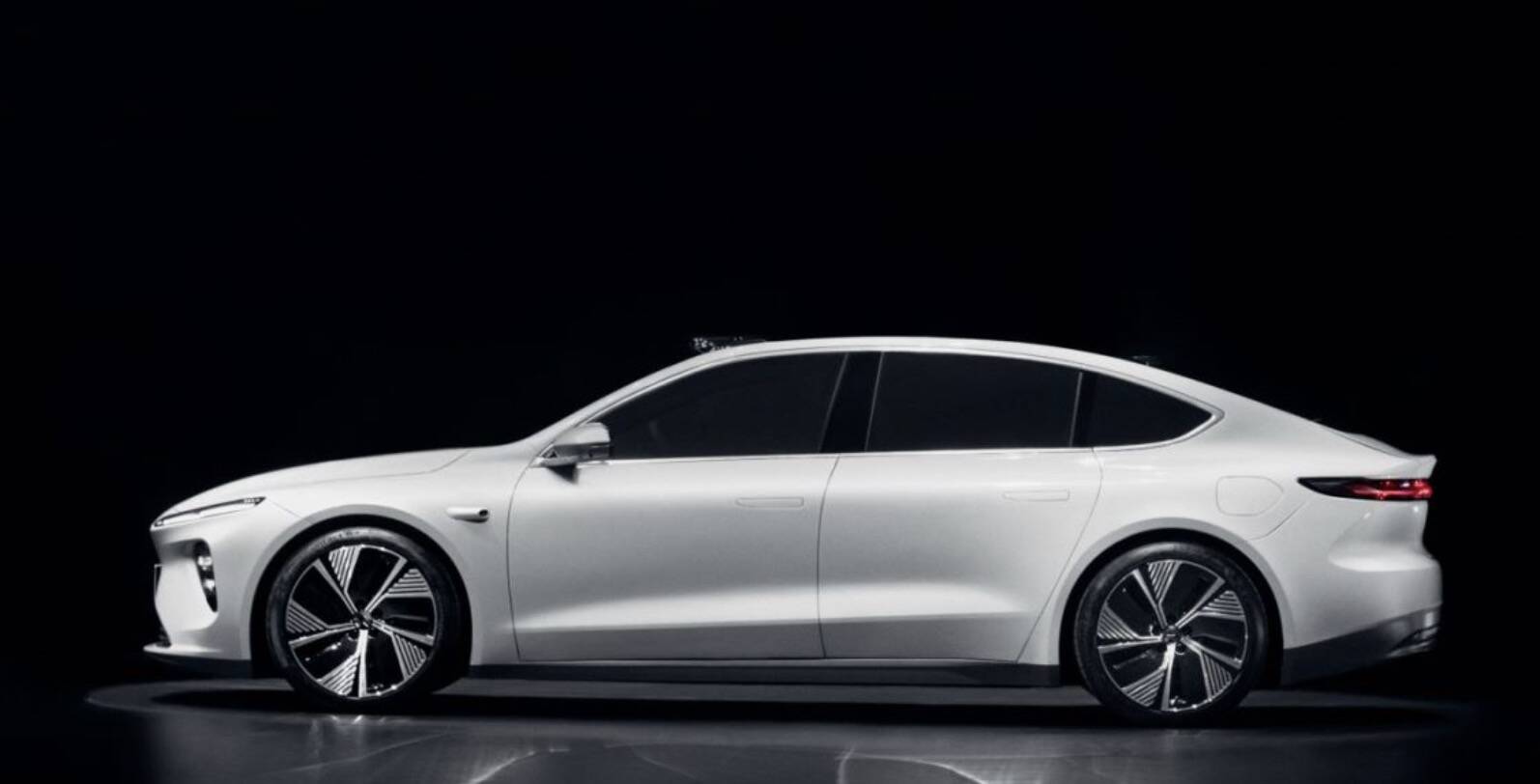 ET7对标宝马7系，蔚来的底气何在？_凤凰网