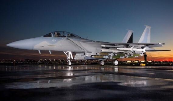 波音向印度推销最强F15 美媒：单价3亿印度买不起_凤凰网