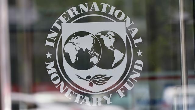 IMF上调今明两年全球经济增速预期：中国预期增速今年8.4%，明年5.6%_凤凰网