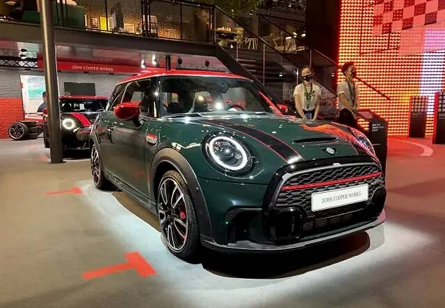 这台小型敞篷车，2.0T+8AT，6.5秒就能破百！_凤凰网汽车_凤凰网