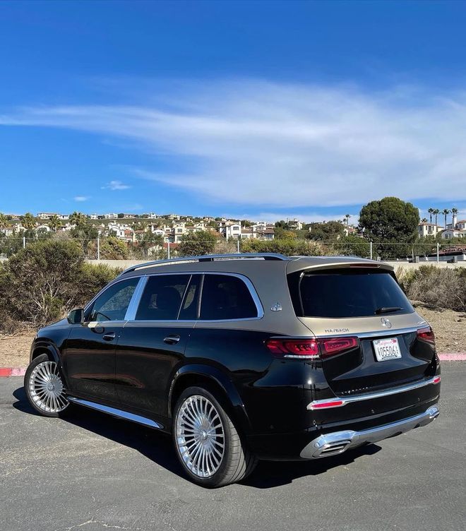 21款迈巴赫gls600高清图片双拼外观现车_凤凰网汽车_凤凰网