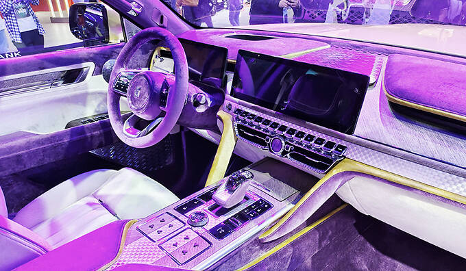 坦克800动力参数泄露！搭3.0T+9AT，气场不输库里南，明年就能买_凤凰网汽车_凤凰网