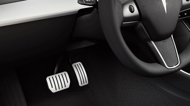 特斯拉刹车踏板需要高清监控_凤凰网