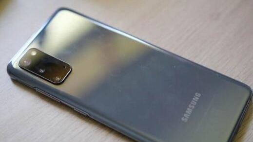 三星S30系列曝光 无缘屏下镜头_凤凰网