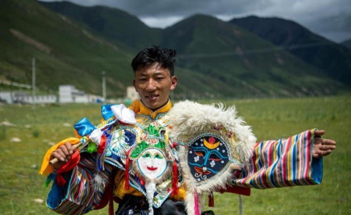 走进西藏高原感受藏族古老歌舞魅力_凤凰网