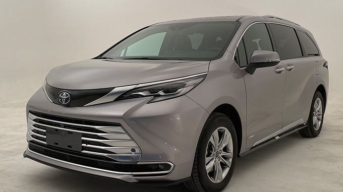 广汽丰田赛那成都车展实拍！尺寸超别克GL8，全系搭2.5L混动引擎_凤凰网