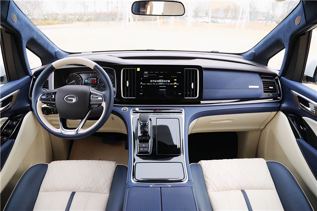 广汽传祺GM8商务车，超高性价比_凤凰网汽车_凤凰网