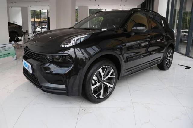 外观更运动 售价19.77万元 领克01 PHEV Plus上市_凤凰网汽车_凤凰网