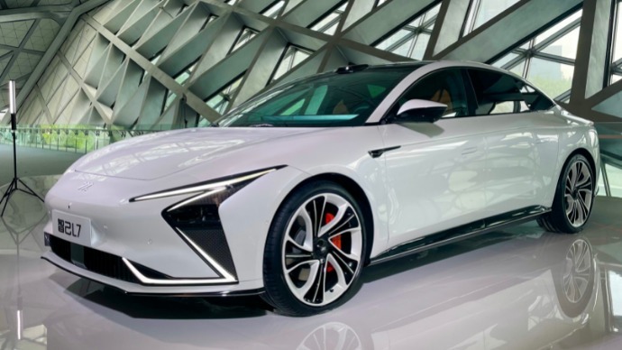 花奥迪A6L的钱买台国产车？抢先体验智己L7_凤凰网视频_凤凰网