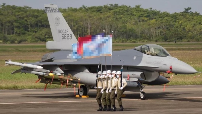 号称能与歼-20较量！台湾装备的F-16V，真实性能如何？_凤凰网