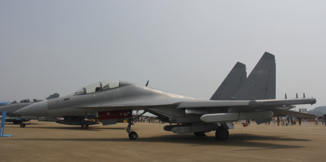 歼-16D或许仅仅是个过渡型号？未来中国电子战机发展不可限量_凤凰网