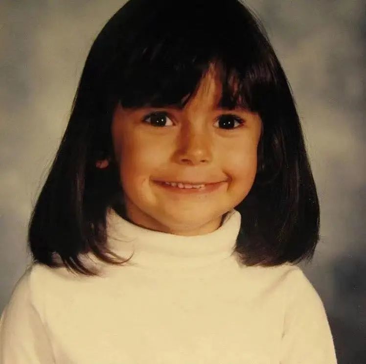 她32岁就拥有百年古堡+过亿身家，曾出演《吸血鬼日记》女主_凤凰网