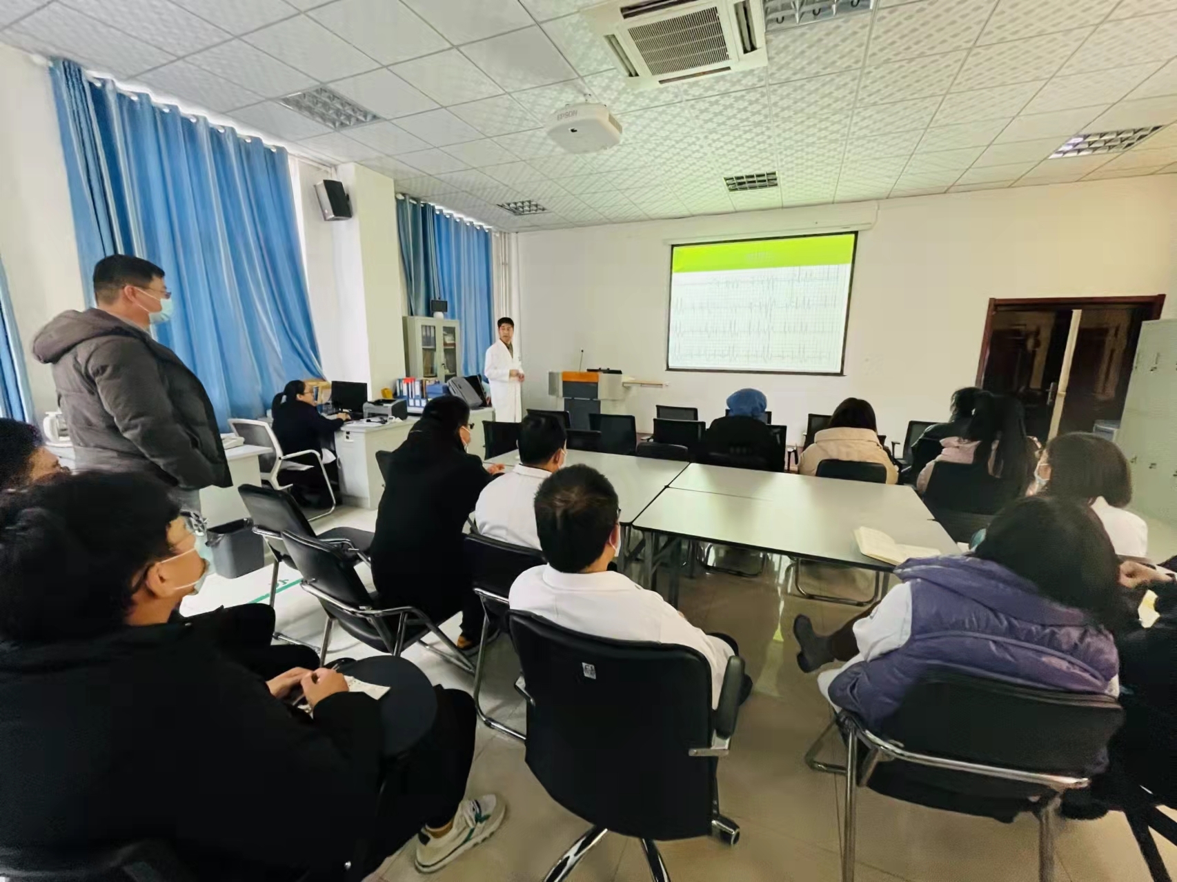 青岛西海岸新区中心医院“PBL+CBL”培训模式打破传统，让医疗培训更有活力凤凰网青岛_凤凰网