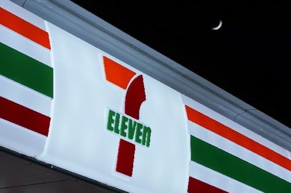 7-Eleven回应违规操作：违规属实，涉事店铺已停业，后续将严格整改_凤凰网