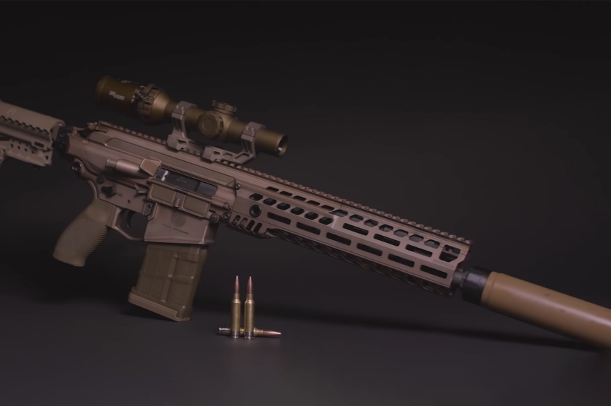 美军的6.8mm口径新式步枪，长相酷似M4卡宾枪的XM5步枪是什么来头_凤凰网