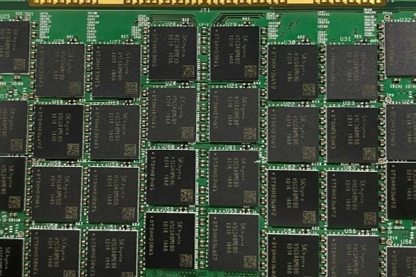 戴尔CAMM 笔记本DDR5内存曝光：最高128GB_凤凰网
