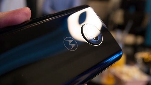 摩托罗拉Moto g GO手机渲染图曝光：下巴宽度“怀旧” 配备USB-C接口_凤凰网