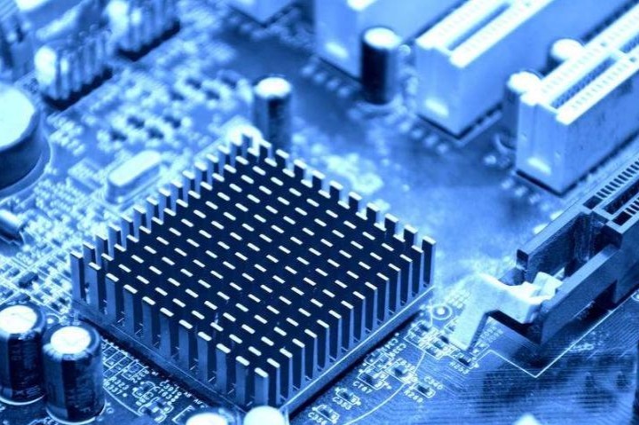 英特尔新款赛扬7305处理器现身：5核5线程，15W基础功耗_凤凰网