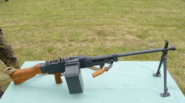 捷克斯洛伐克Vz.59通用机枪，继ZB-26后又一经典武器_凤凰网