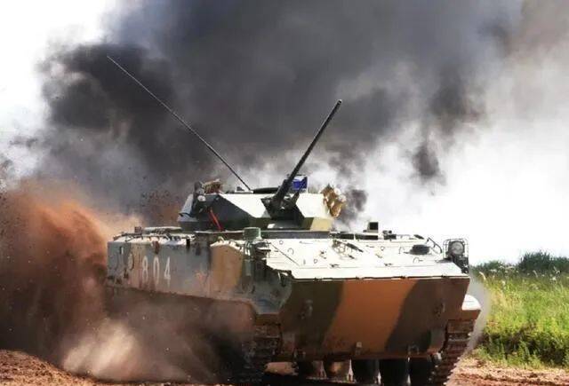 天降神兵！ZBD-03式空降兵战车传_凤凰网