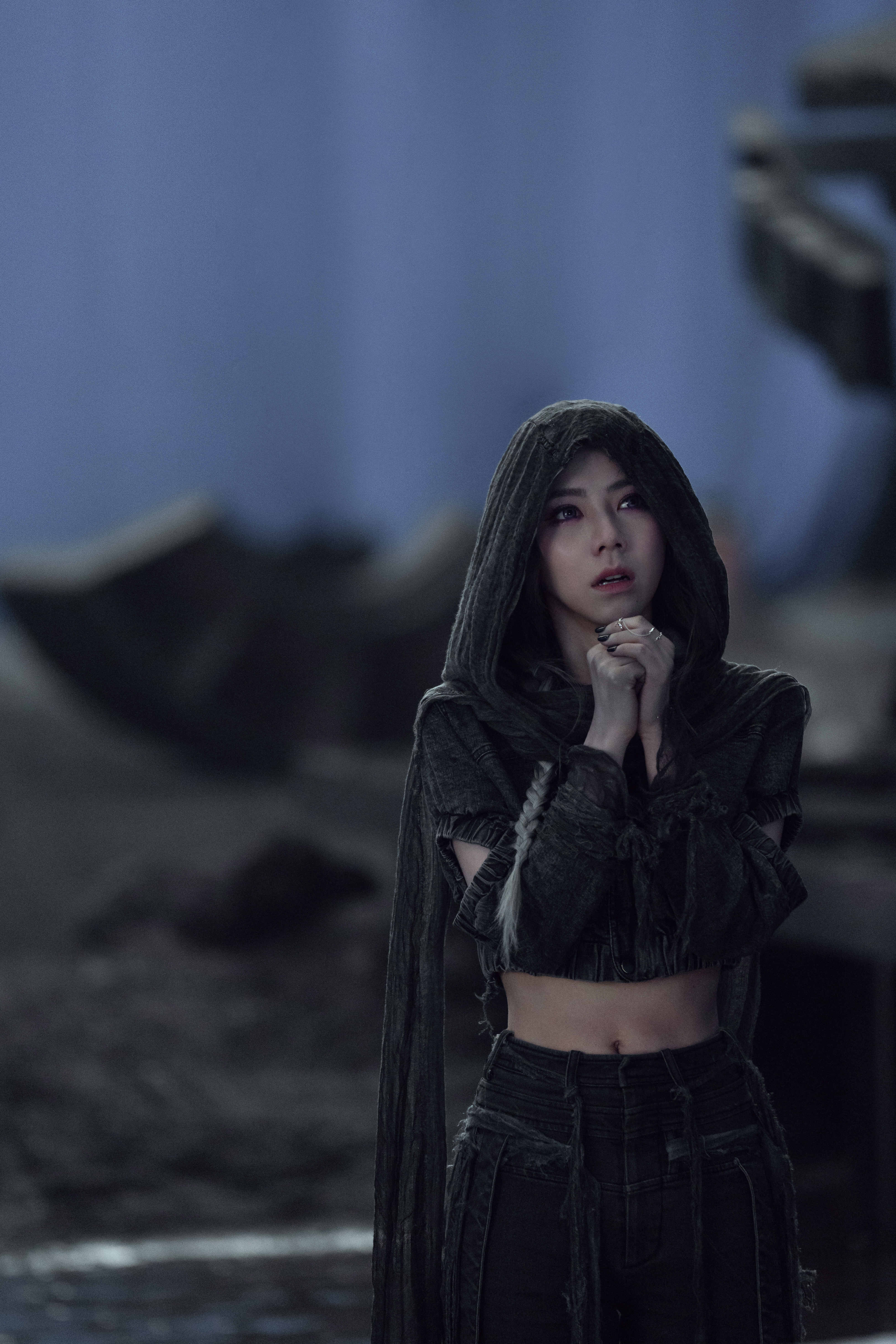 邓紫棋新专辑先行曲《Gloria》MV上线 用音乐开启爱的启示之路_凤凰网