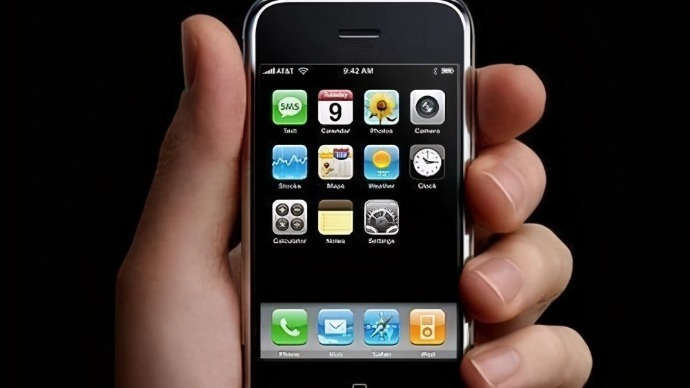 密封未拆原版苹果iPhone 1代手机拍出约24万元_凤凰网