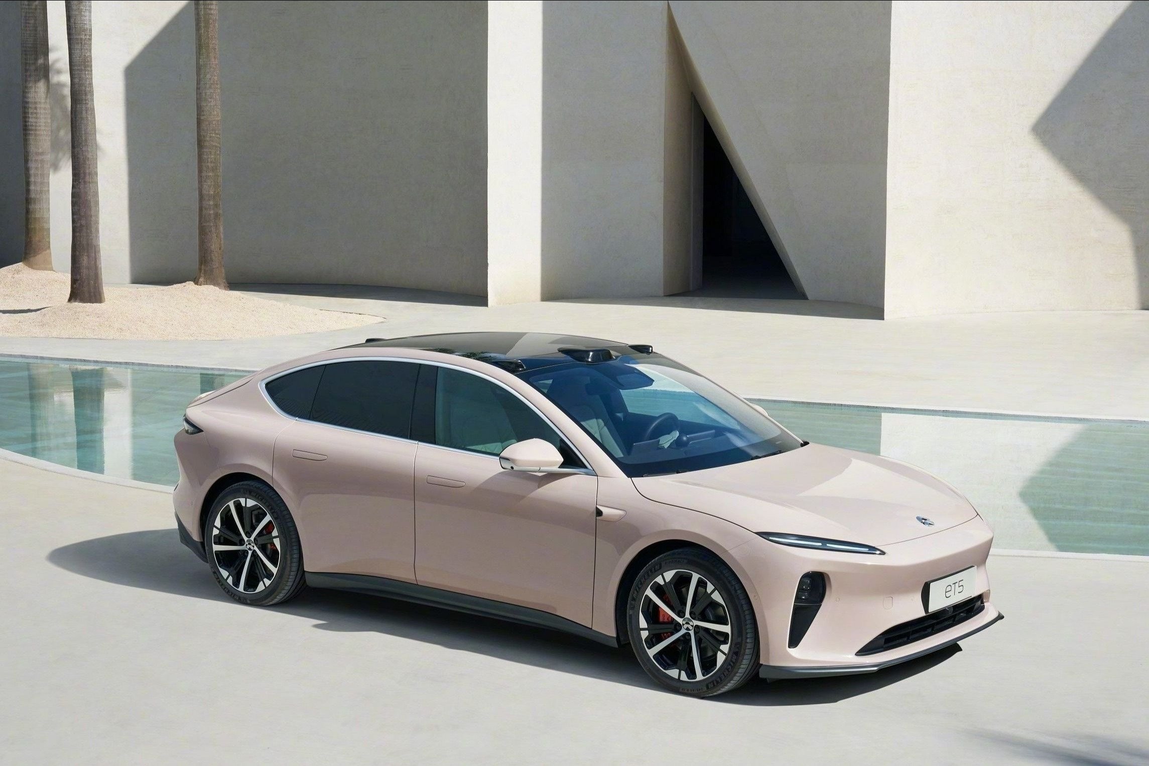 没把特斯拉放眼里？蔚来总裁再放豪言：ET5销量一年内超宝马3系_凤凰网