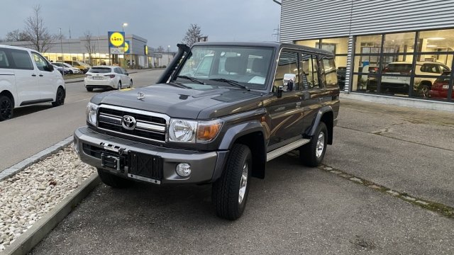 23款丰田LC76 港口热销复古派越野神器 60余万起售