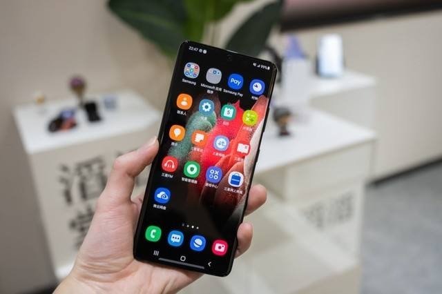 荣耀第四季度将发布新款折叠屏手机 或将在欧洲多个国家上市_凤凰网财经_凤凰网