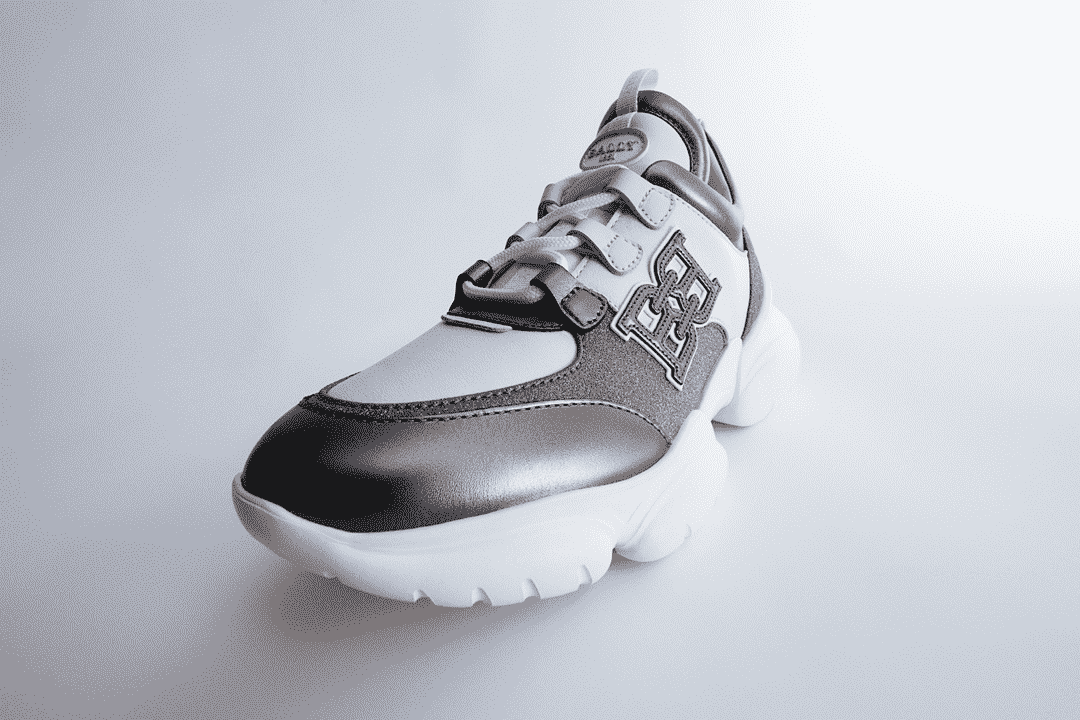 BALLY秋冬臻礼 品牌代言人黄景瑜倾情演绎系列大片_凤凰网