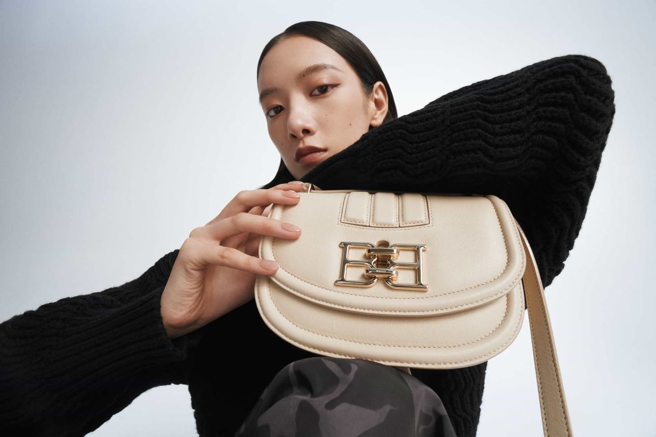 BALLY秋冬臻礼 品牌代言人黄景瑜倾情演绎系列大片_凤凰网