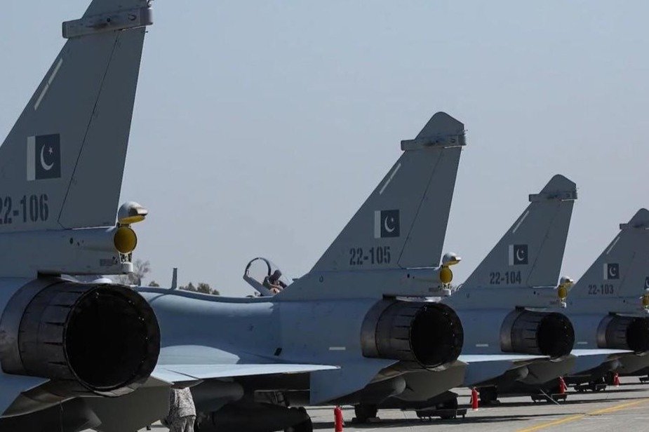 巴基斯坦追加歼-10CE采购数量，取代F-16指日可待_凤凰网